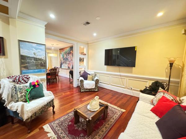 Gorgeous Beautiful House 4br With Parking - Washington, DC