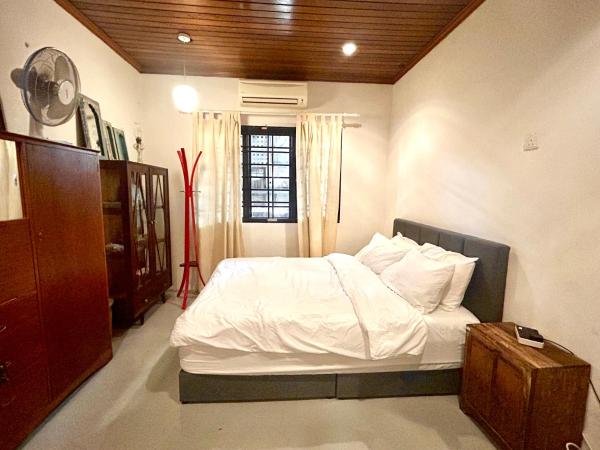Chic Designer Room In Shared Bungalow Ss1 Near Lrt Petaling Jaya - Puchong