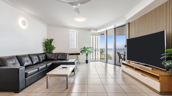 Ocean View 3-bedroom Apartment On The Esplanade - Cairns