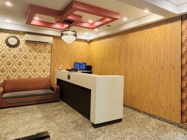 Hotel Royal Crystal Inn - Lucknow