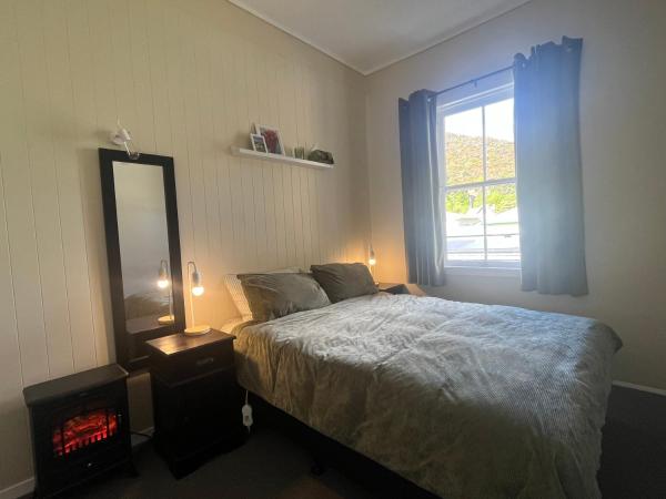 Nourish Reefton & Wilsons Hotel - Abel Tasman National Park