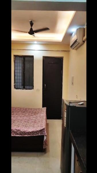 Peaceful Stay At Microtek Greenburg Ews Located At Sec-86 Gurgaon Near Nh8 Imt Manesar - Manesar