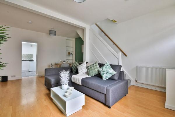 City Escape – Stylish 2-bed Near Cardiff Centre - Cardiff
