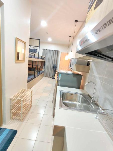 8 Spatial Studio With Wifi, Netflix, Amenities - Davao City
