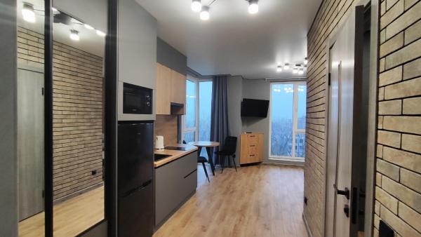 Студія-люкс з панорамними вікнами - біля жд авто вокзала - Dnipro