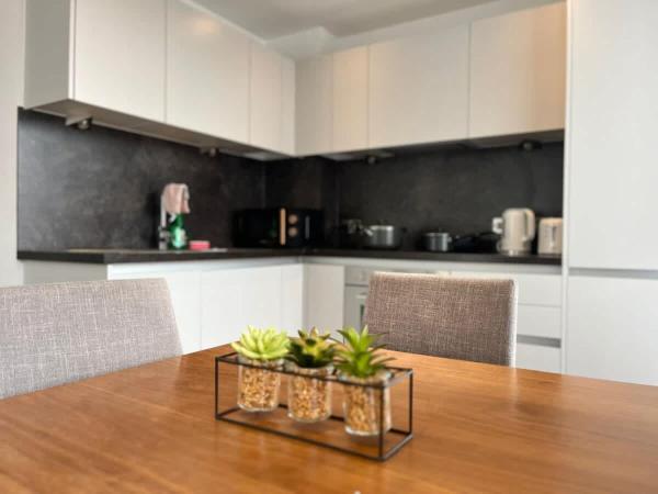 Joyful Group - Stylish 2br City Retreat On Regent Road - Salford