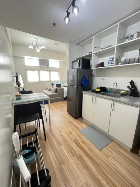 Holly's Place By Motorists Transient House - Biñan