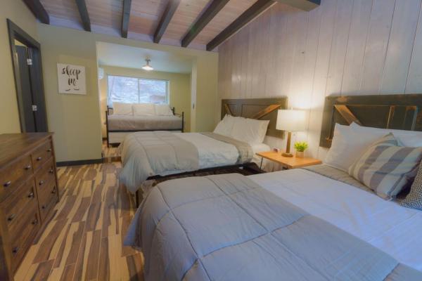 Destination Oak Creek 5 - With Shared Patio - Munds Park, AZ