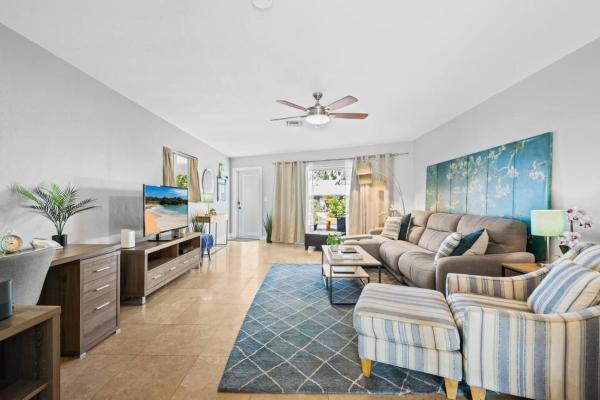 2 Bed, Steps From Wilton Drive, Bbq, Fire Pit - Pompano Beach, FL