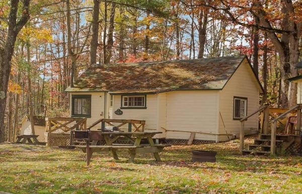 2-bedroom Cottage #4 - Monterey Pine - Muskoka