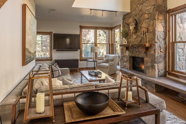 Essentia Townhome 151b - Big Sky, MT