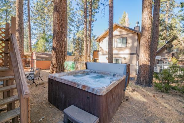 Prescott's Place - Close To Slopes, Hot Tub, Fireplace, Deck, Bbq - Big Bear, CA