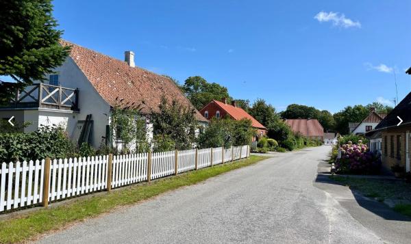 Under The Tree - Danemark