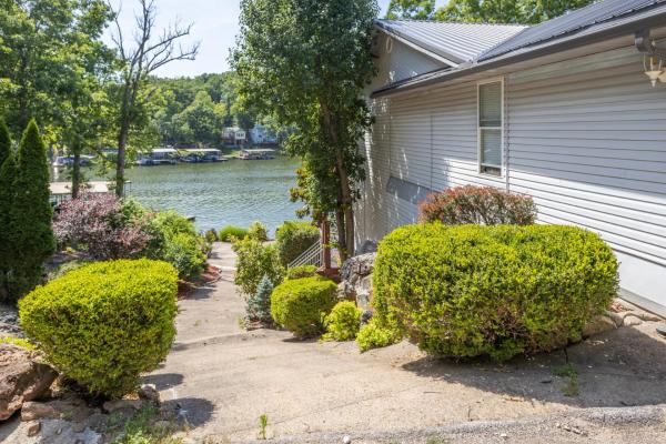 Kahokee Trail Lodge-pedal Boat, And Nearby Restos - United States