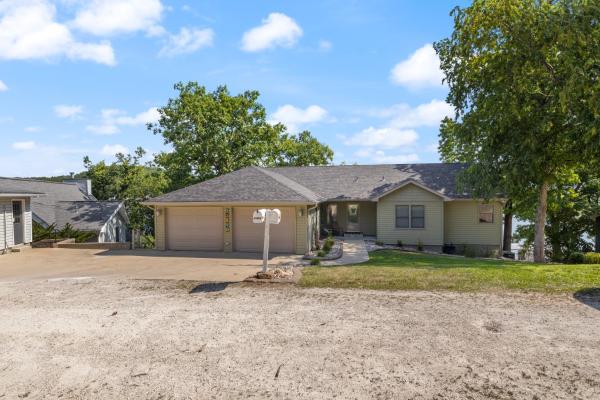 Sunrise, Wildlife & Paddle Boarding Awaits! - Missouri