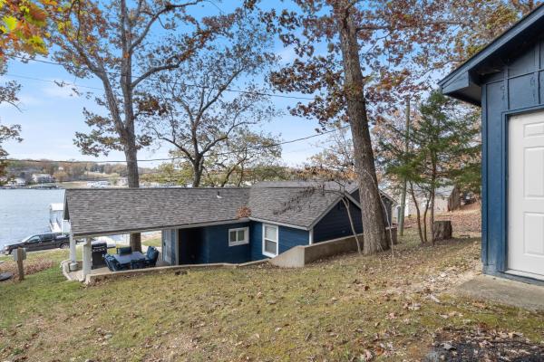 Sunset & Lake Views, Outdoor Dining & Seats - United States