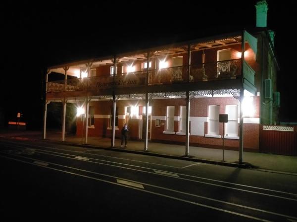 Honeysuckle Inn - Violet Town - Gippsland