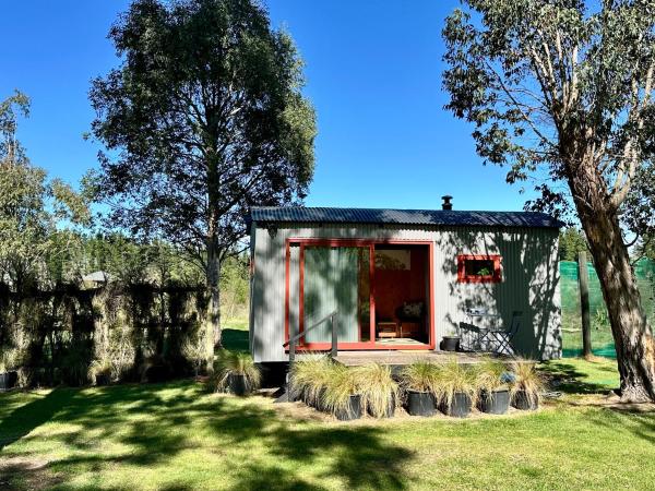 Waiata Shepherds Hut- Off Grid Retreat - West Coast