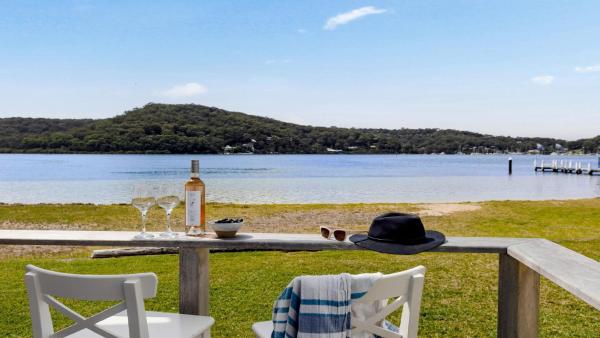 Waterfront, Renovated, Walk To Ettalong - Central Coast