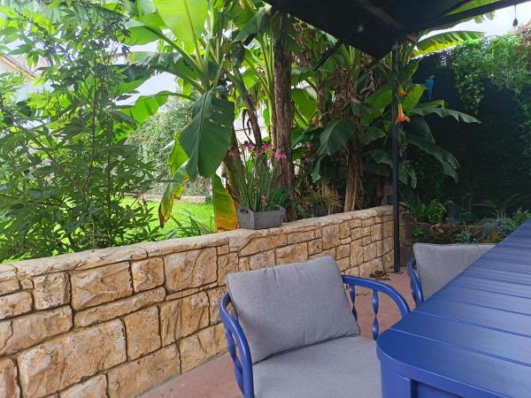 Cozy Cottage - Free Parking, Self Check-in - Oradea