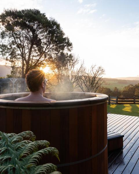 Cedar Cottage Meander - Deloraine