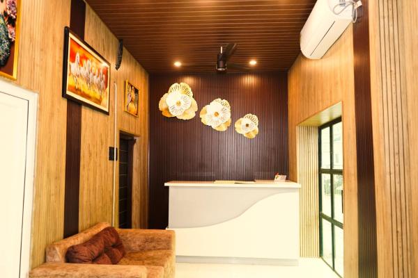 Hotel Ambassador Grand - Varanasi