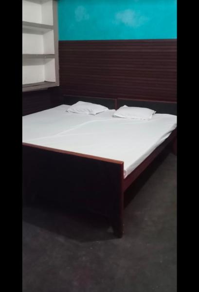 Samrat Paying Guest House - Varanasi