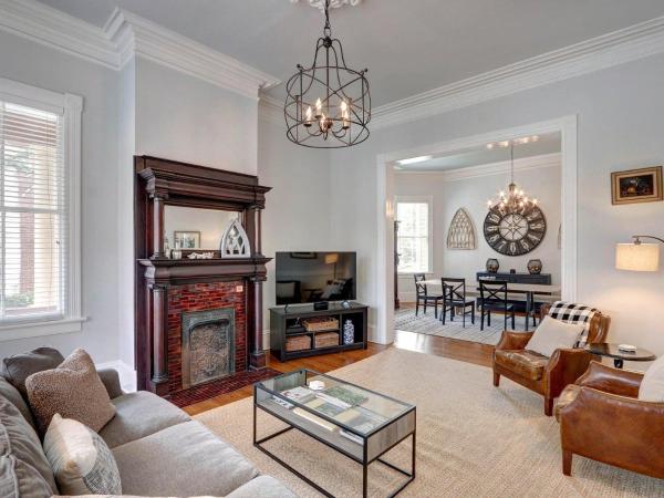 Parlor On Park - Skidaway Island, GA