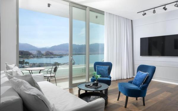 סוויטת פנורמה אילת נוף ים, 2 מרפסות ובריכה מחוממת - Eilat