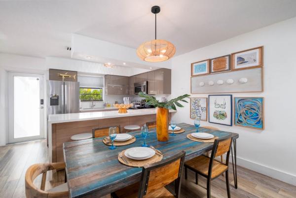 Saltwater Lagoon Front View, Marina, Kayaks - Key Largo, FL