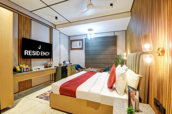 J Residency Near Nizamuddin Railway Station - Neu Delhi