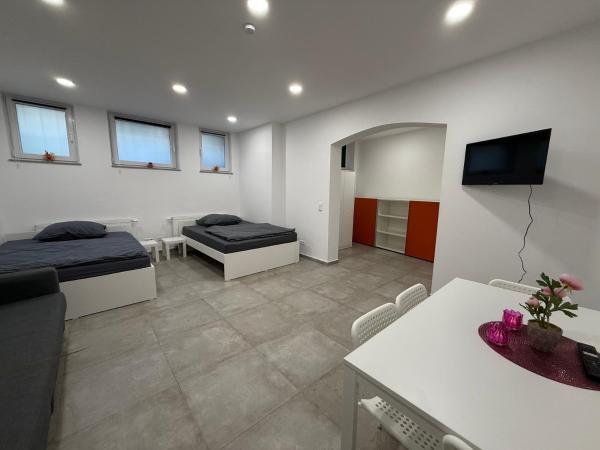 Schönes Zimmer-4 In Stuttgart-mitte - Stuttgart