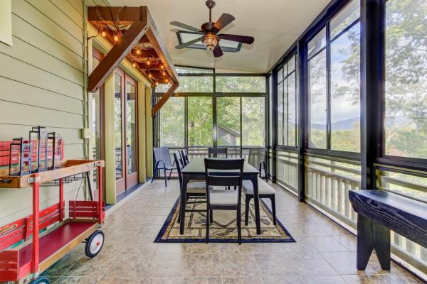 Choctaw Getaway - Screened Porch, Media Space, Ping Pong, Air Hockey + Big Canoe Access - Amicalola Falls Campground, Dawsonville