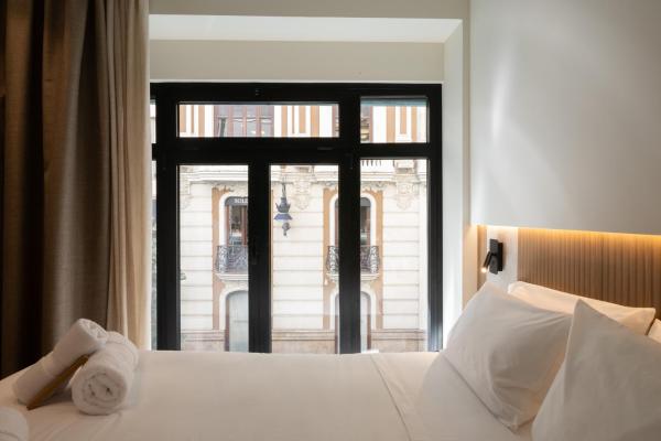 Moontels Colón - Paterna