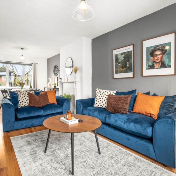 Central Three Bed House - Garden - Parking 12w - 