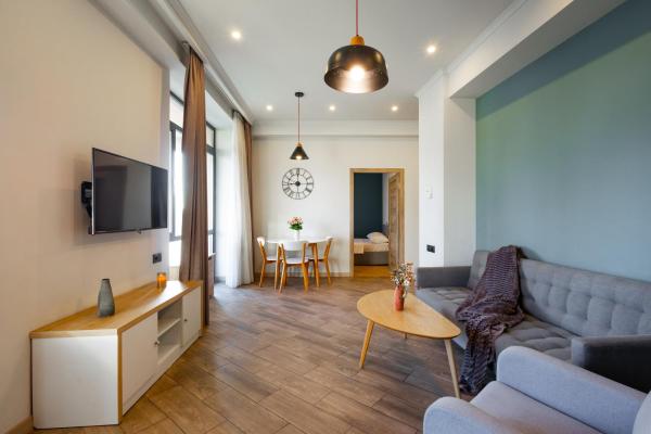 Derenik Demirtchyan Street 1 Bedroom Modern & Stylish Apartment De114 - Yerevan