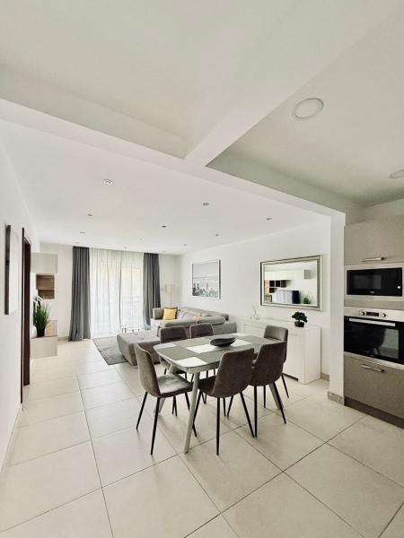 Sliema Modern Apartment At Court Twenty Five - Valletta, Malta