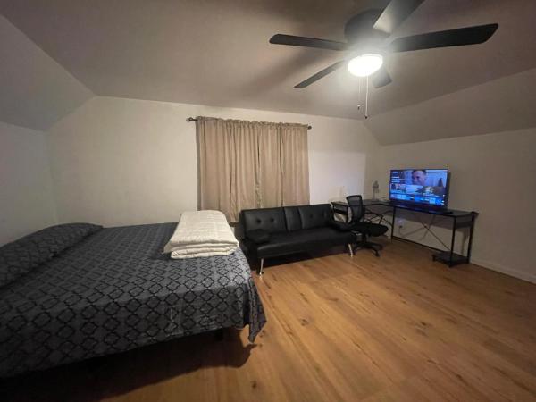 Family 4br Retreat Near Buffalo, Airport & Falls - Buffalo, NY