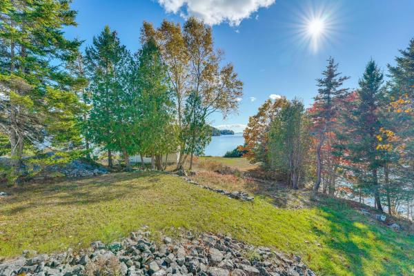 Penobscot Bay Hideaway! Coras Cove Cabin - Maine