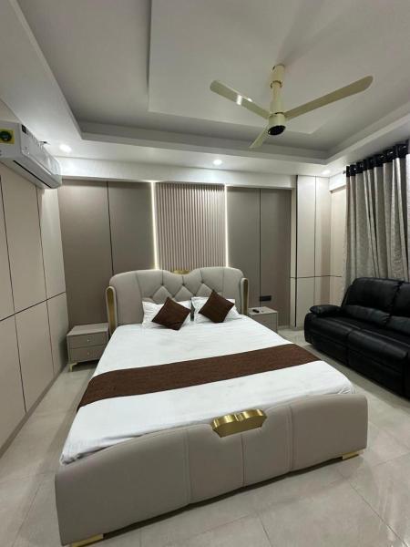 Regal Staythe Perfect Blend Of Luxury And Comfort - Lucknow