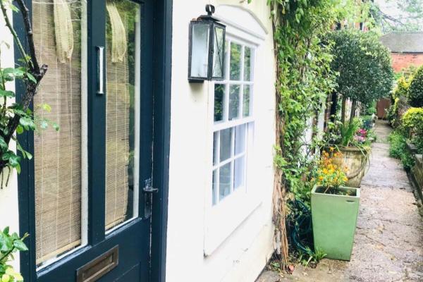 Mews Cottage Off Marlborough High Street - Marlborough