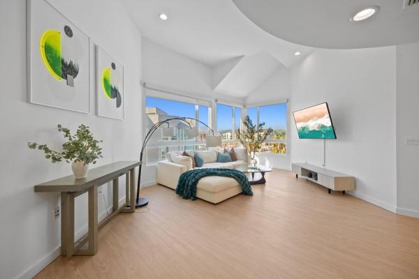 Waterfront Penthouse - Marina Views - Rooftop - Santa Monica, CA