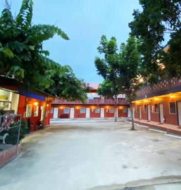 Panngernpanthong Inn Resort - Wichian Buri District