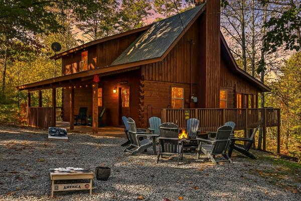 Galactic Cabin In Smokies! - Gatlinburg, TN
