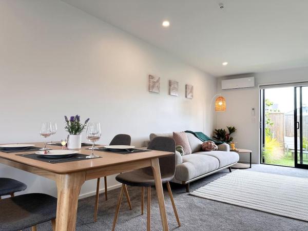 Beautiful New Townhouse Private Parking By Hagley - Prebbleton