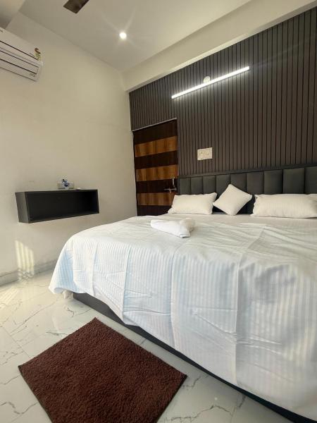 Daivik Homestay - Varanasi