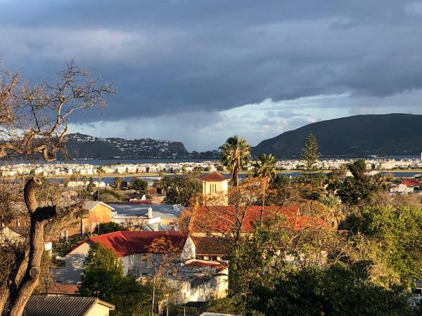 Hillside Homestead - Rustic Farm Style Stay! - Knysna