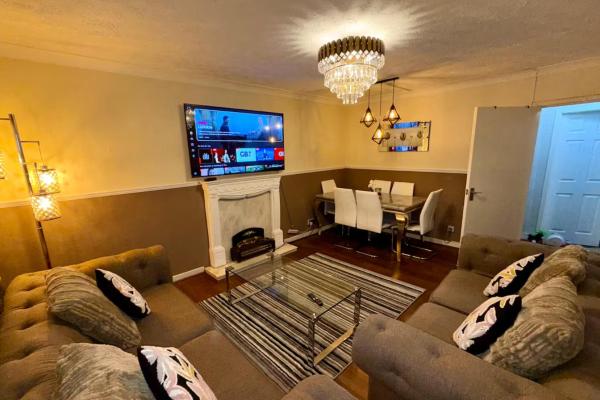 2 Bedroom Apartment - Sleeps 4 Free Parking Wifi - Glasgow