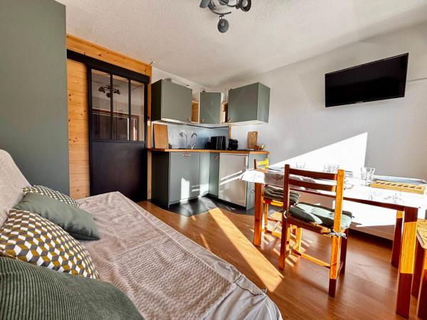 Appartement Cosy Rénové Avec Balcon Sud - Fr-1-505-215 - Notre-Dame-de-Bellecombe