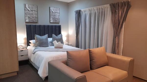 The Prestige Escape Elegant Living At Bains Lodge - Bloemfontein